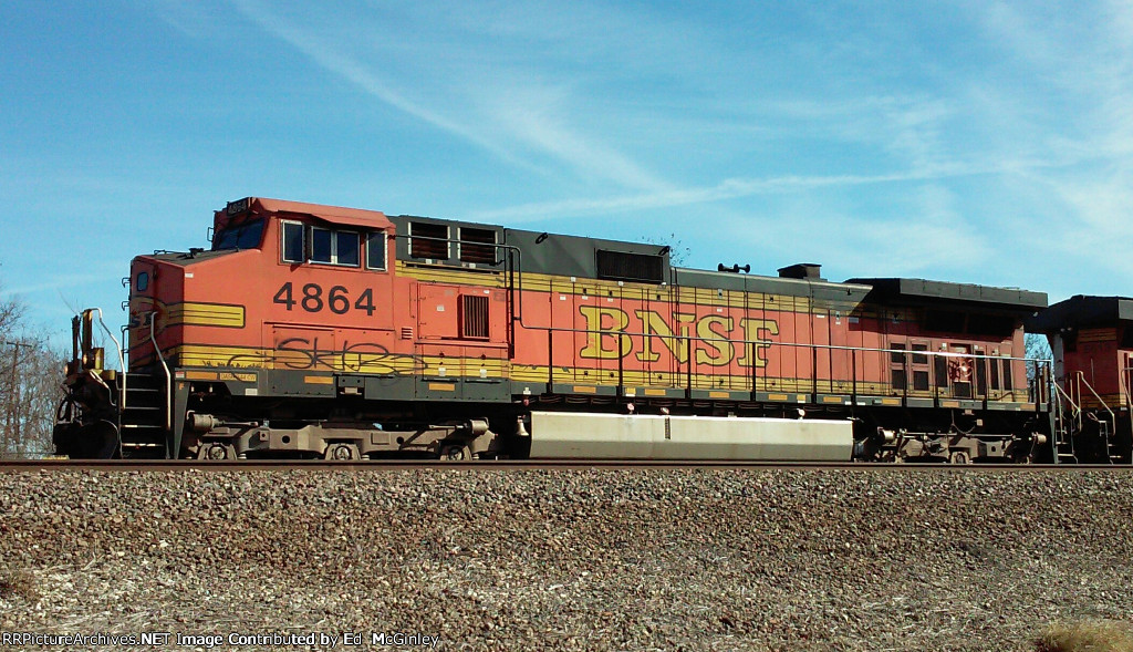 BNSF 4864